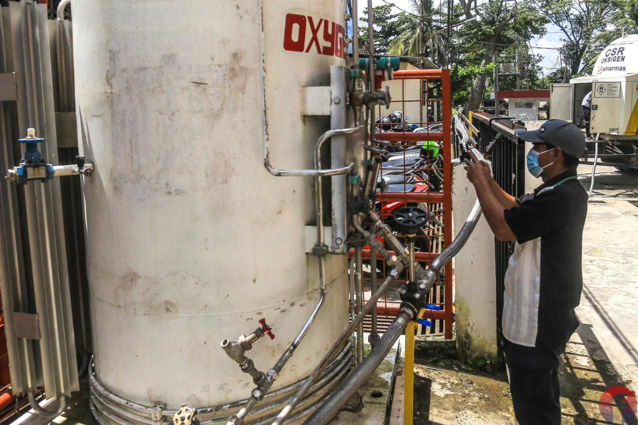 [FOTO] Potret Distribusi Bantuan Liquid Oksigen PT OKI Pulp & Paper ...