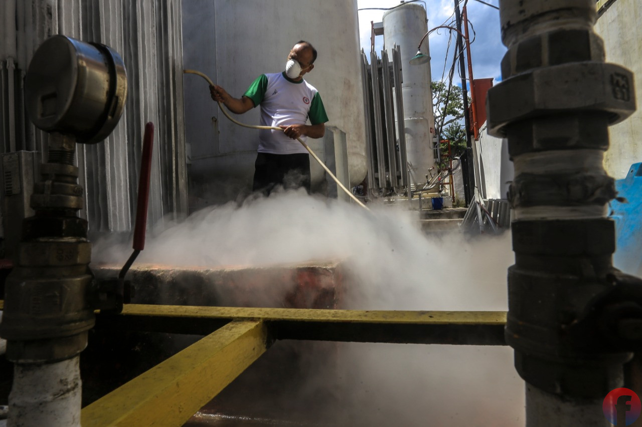 [FOTO] Potret Distribusi Bantuan Liquid Oksigen PT OKI Pulp & Paper ...